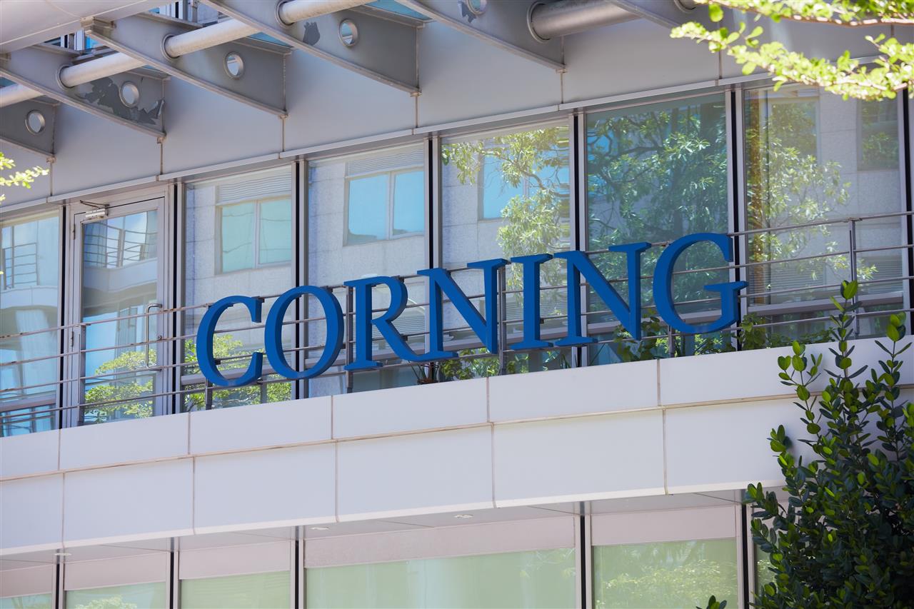 Corning reports strong profit growth for 2021