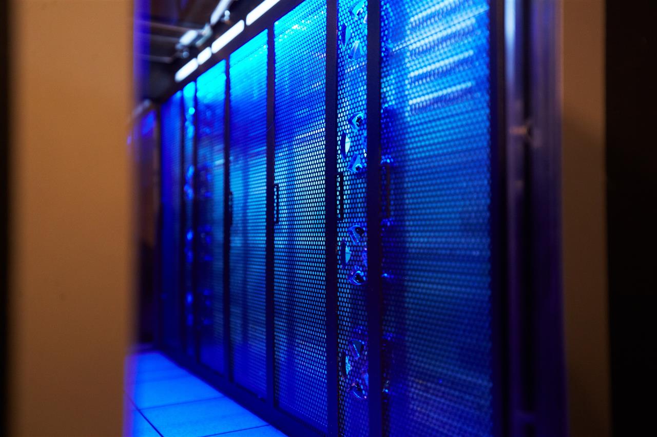 DRAM chipmakers upbeat about demand for servers, data centers