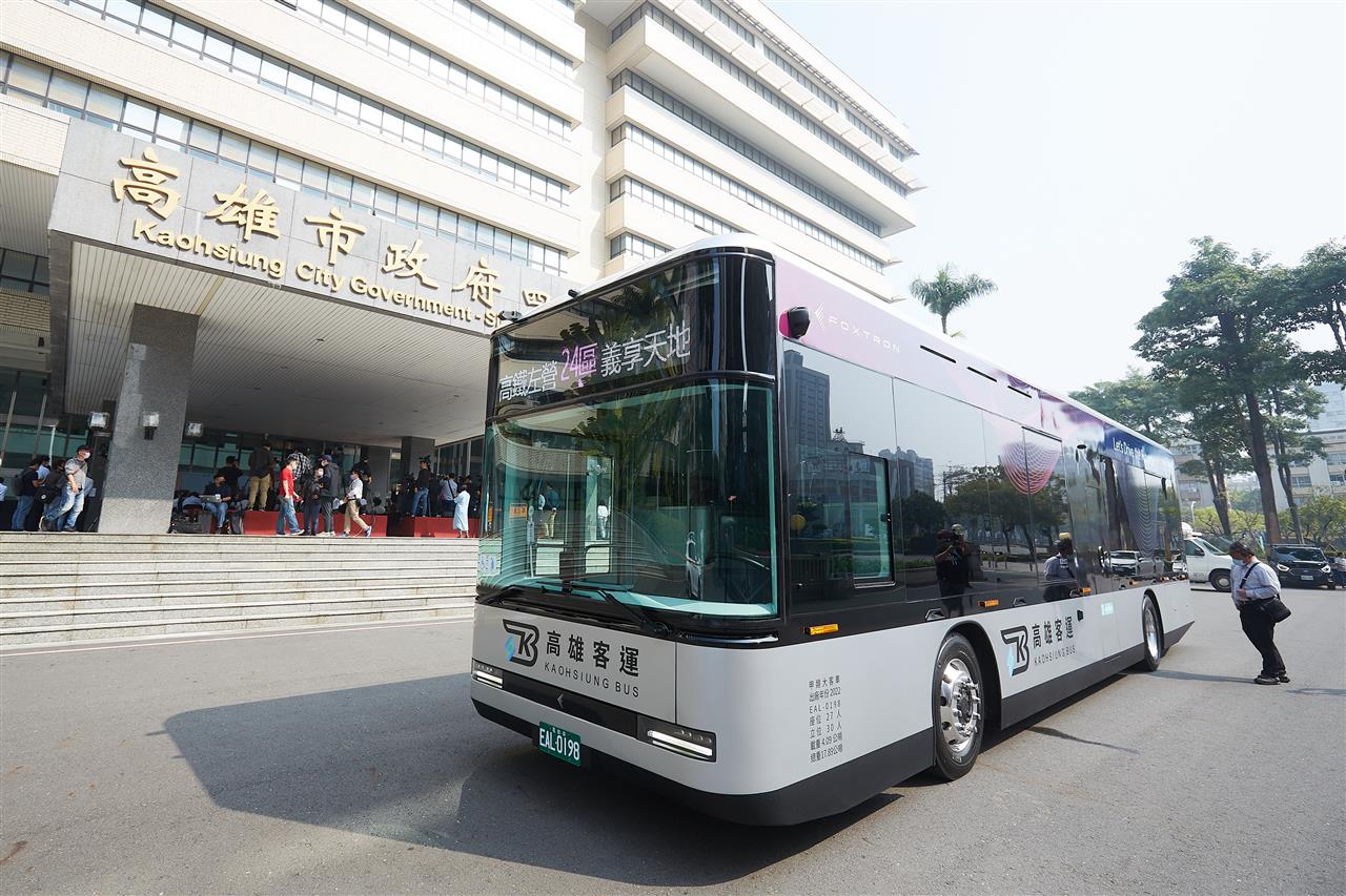 Foxconn, Foxtron use e-buses to gain smart city opportunities