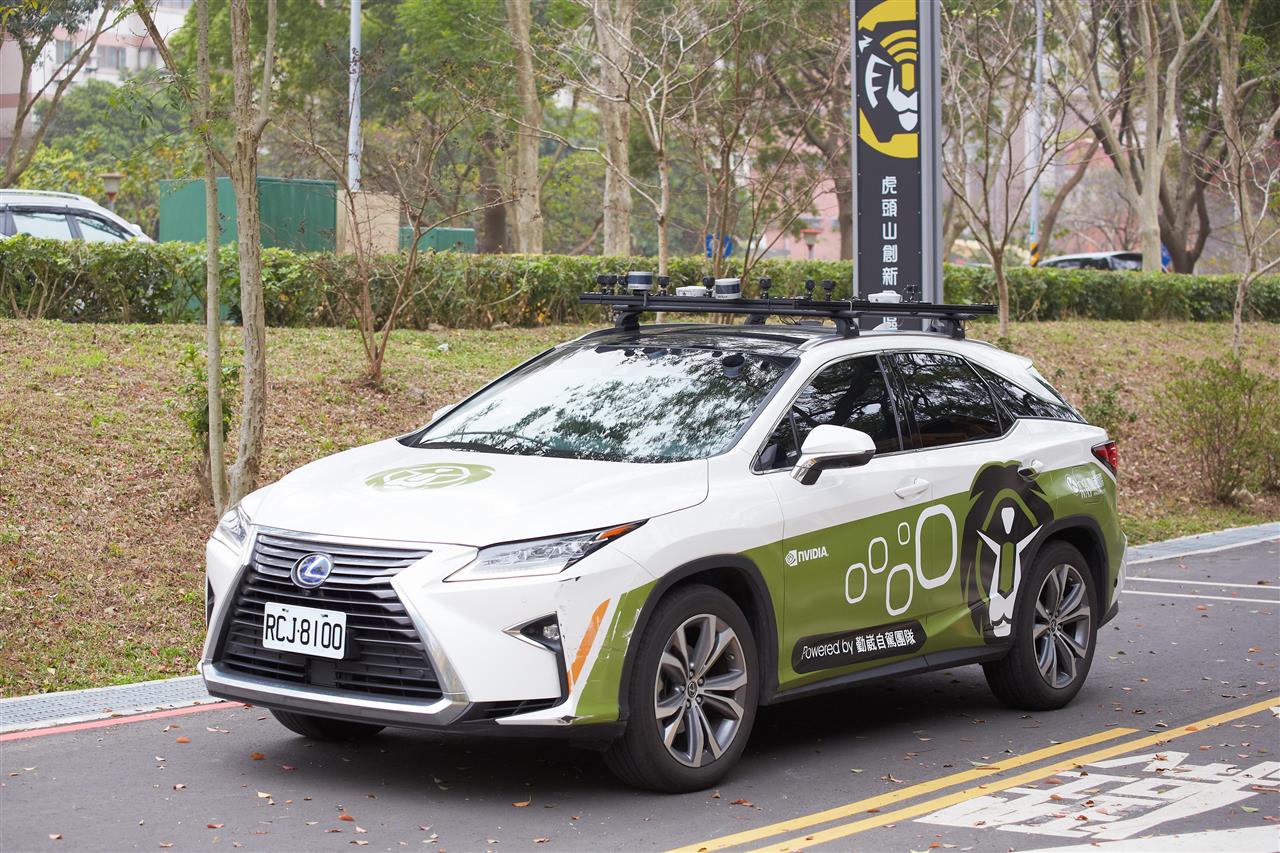 IDMs, backend partners expanding automotive CIS capacity