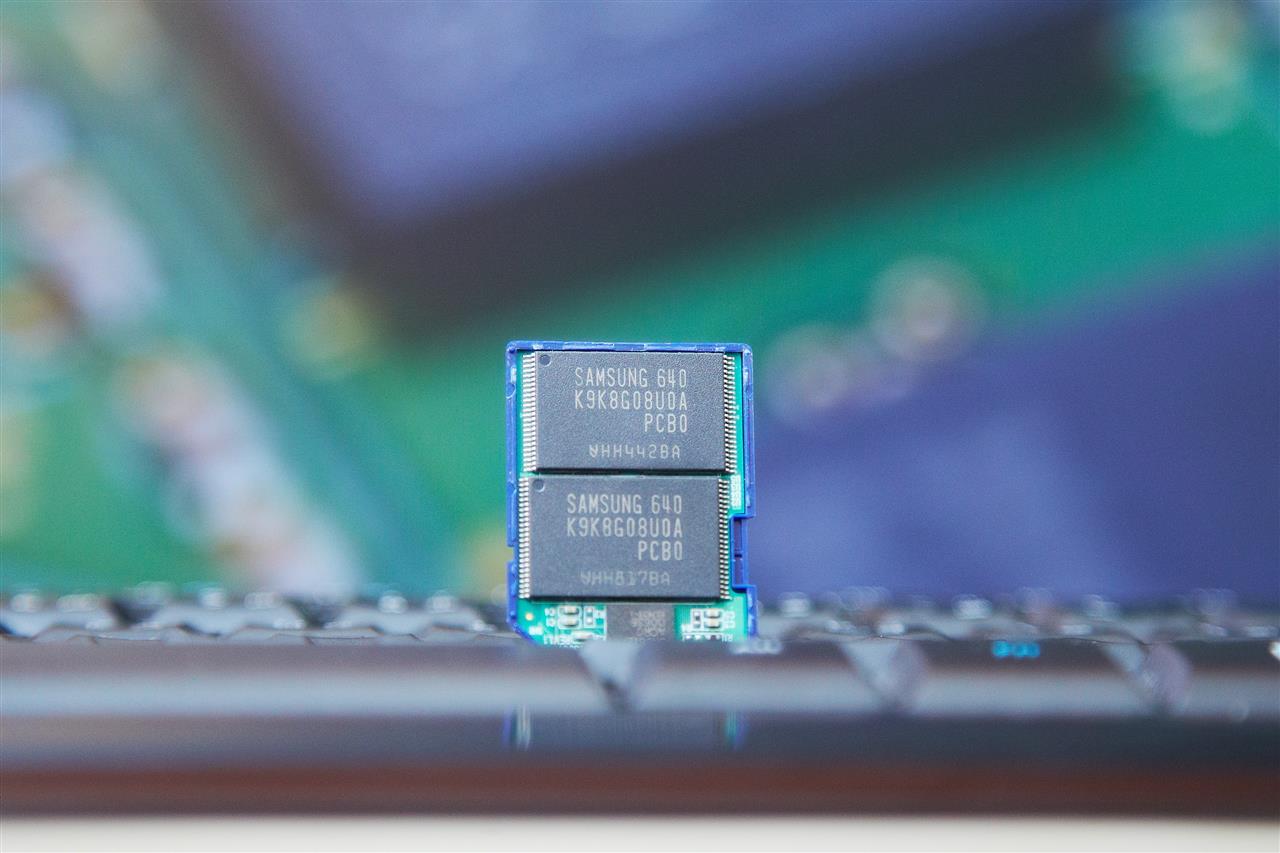 The memory industry (6): When line between memory and logic IC becomes ...