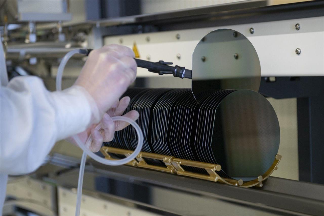 China silicon wafer maker NSIG set to double capacity by 2024