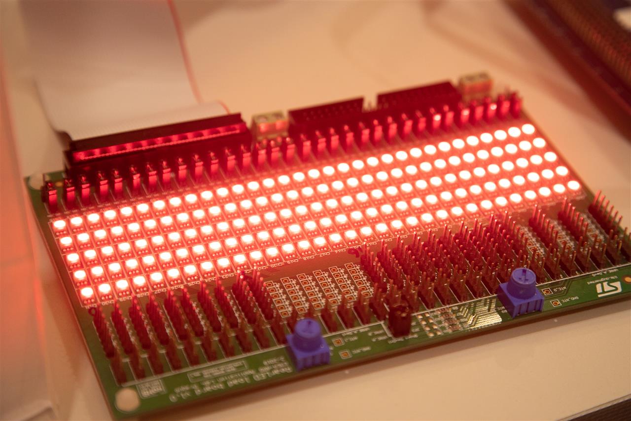 OLED DDI supply remains tight with stable prices in 2H22