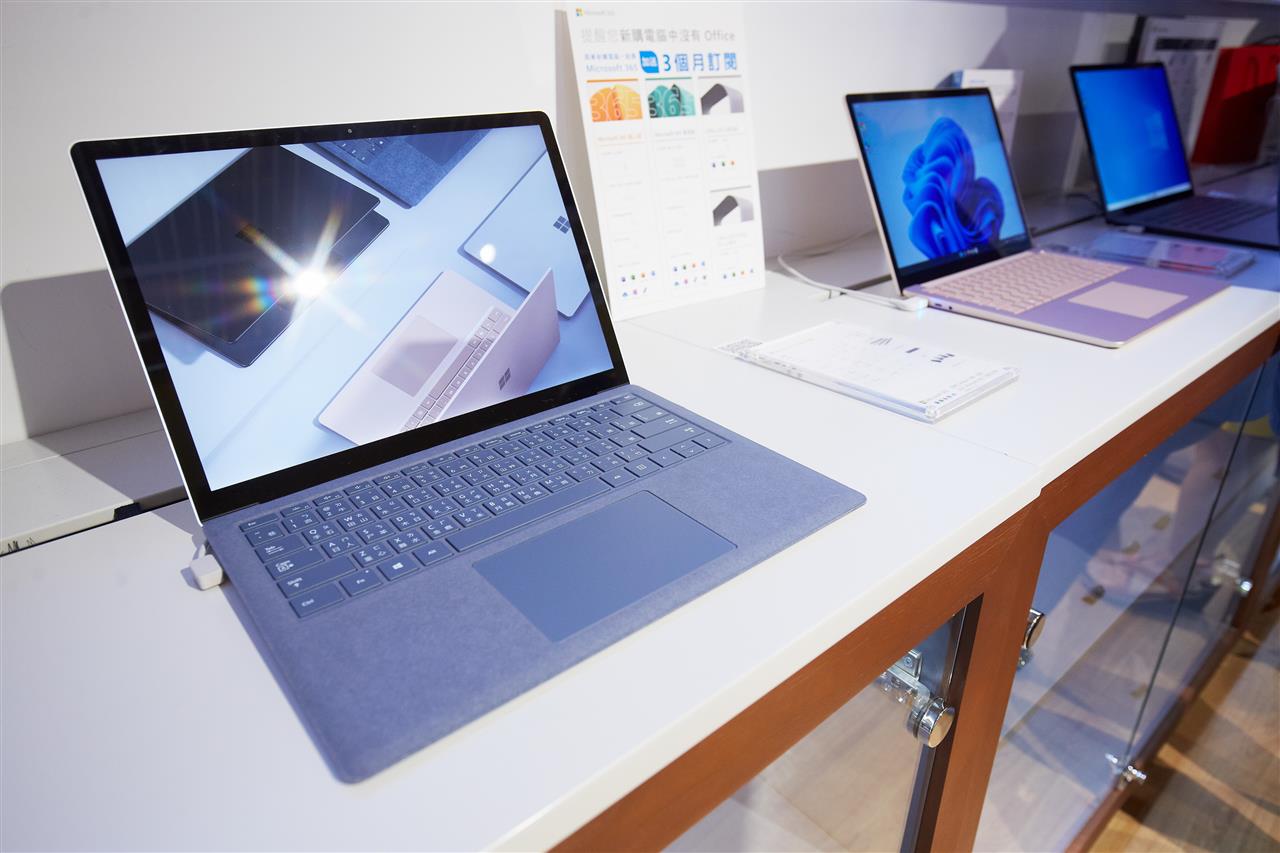 Notebook shipments may slip below 200 million units in 2022