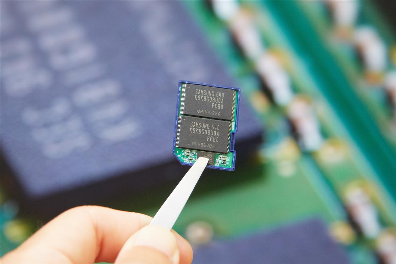 Memory chip vendors brace for weak 2H22