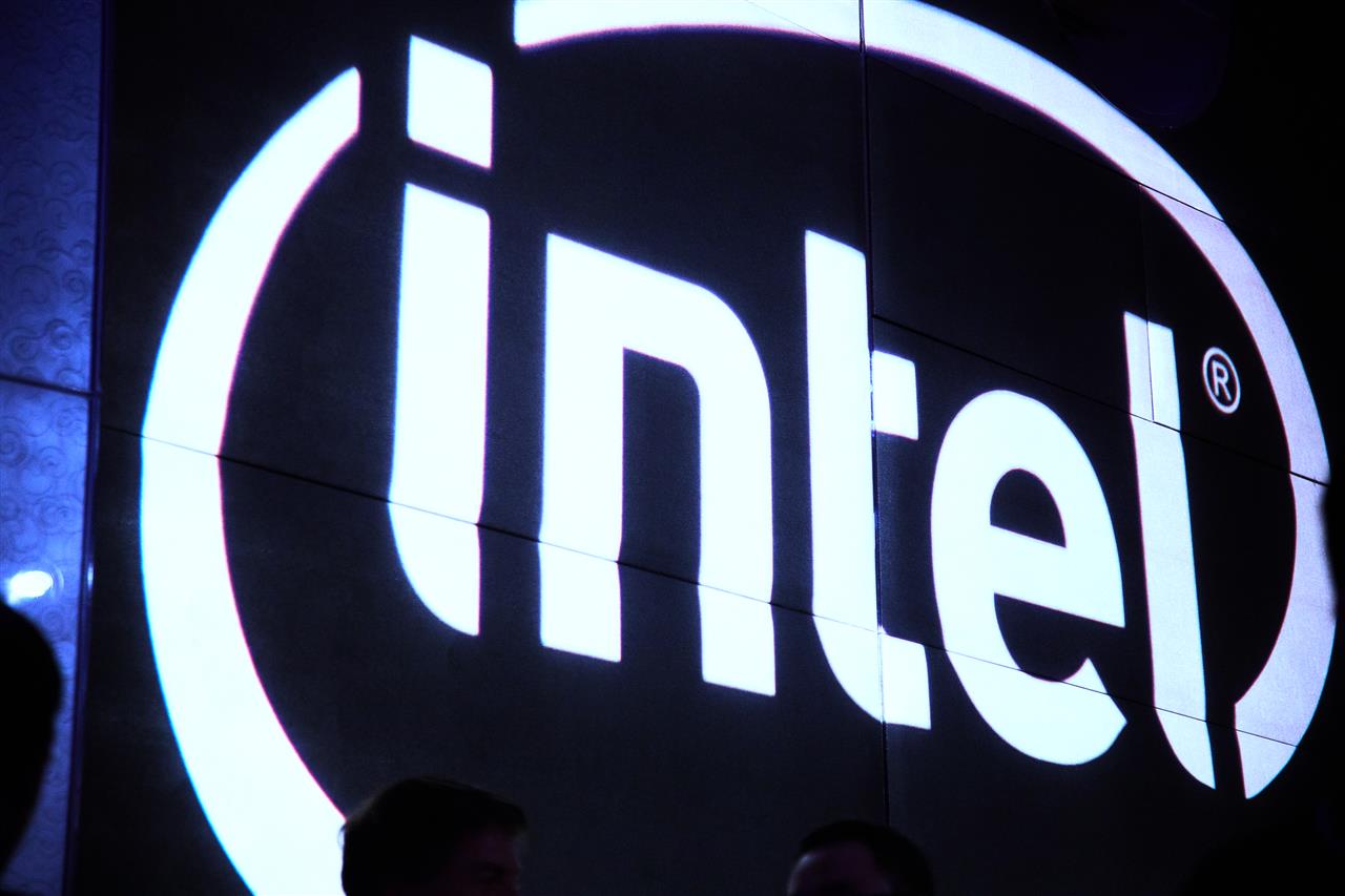 Intel embraces internal foundry model