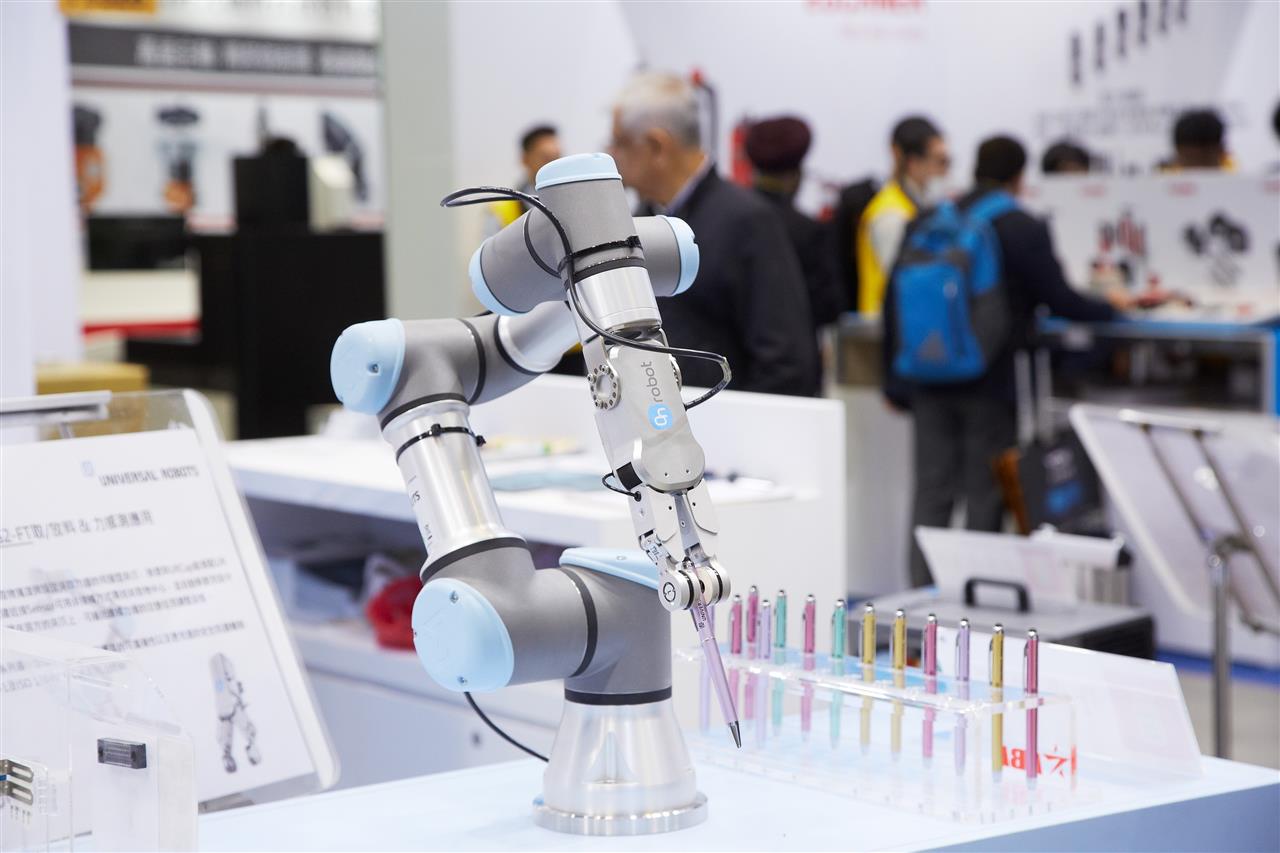 China-based suppliers playing catch-up in industrial robots, says ...