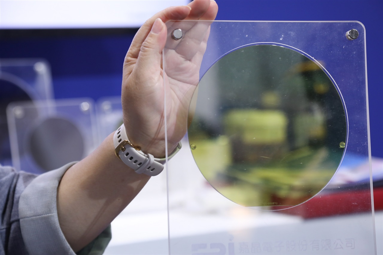 Taiwan OLED DDI suppliers reportedly gearing up for foundry capacity