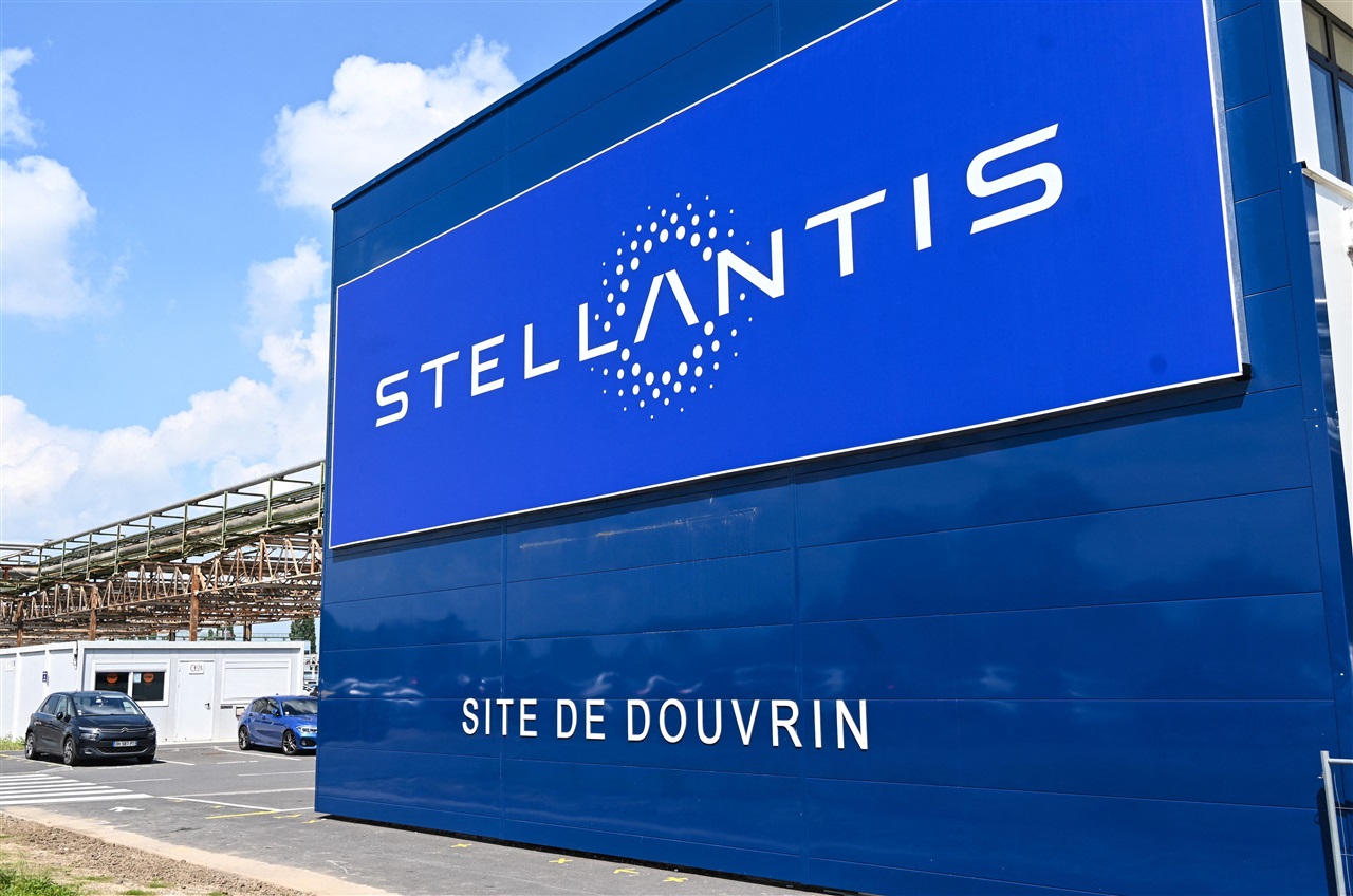 Stellantis enjoys 41% BEV sales increase in 2022, saying strong orders ...