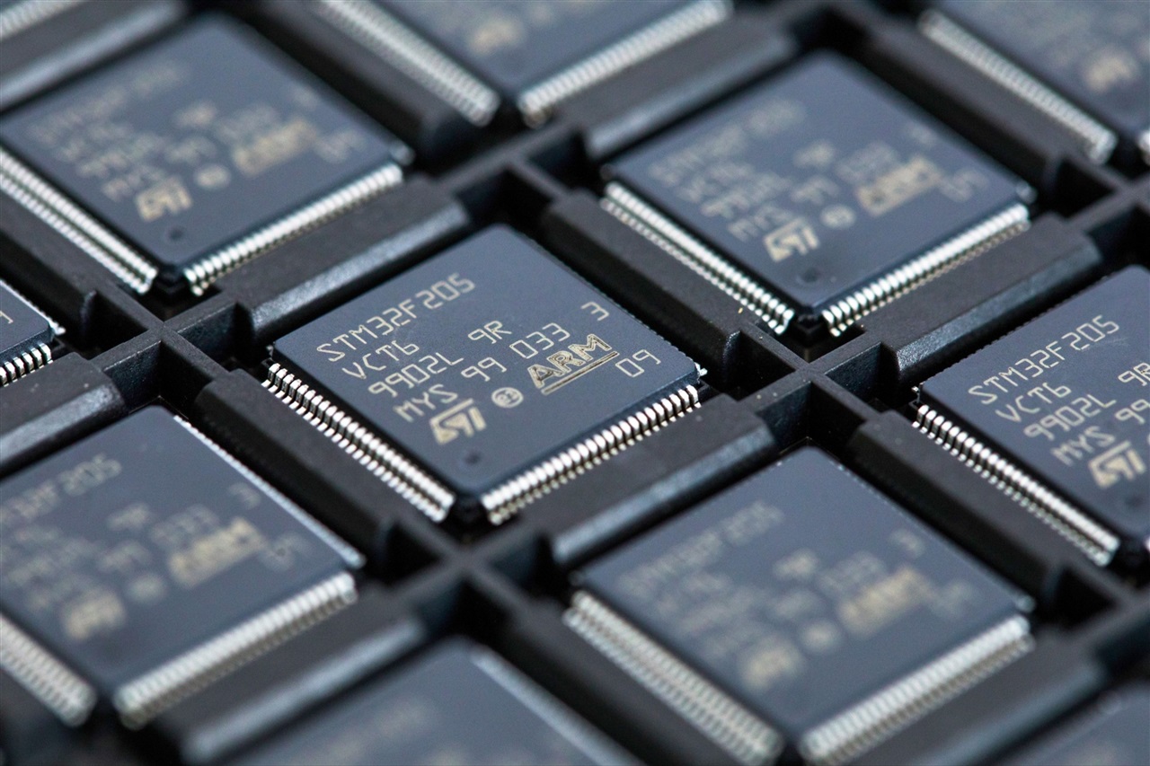 SoftBank-backed Arm rules out UK listing for now to focus on US IPO