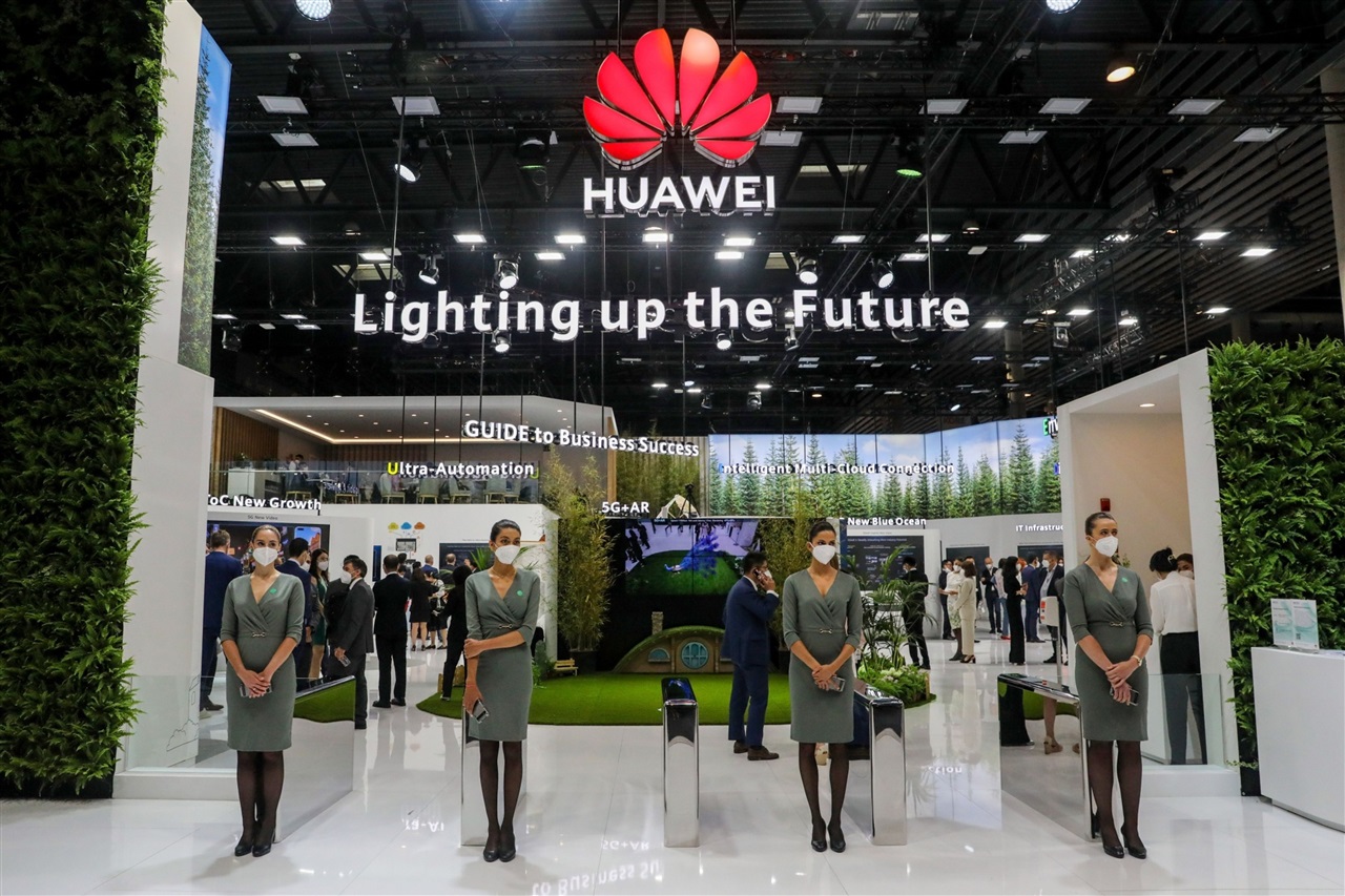Huawei touts progress replacing chip design software led by US