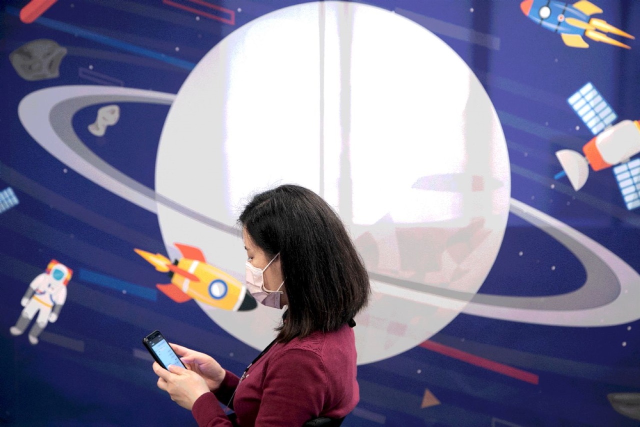 Smartphone heavyweights jostle for satcom market share, according to DIGITIMES Research