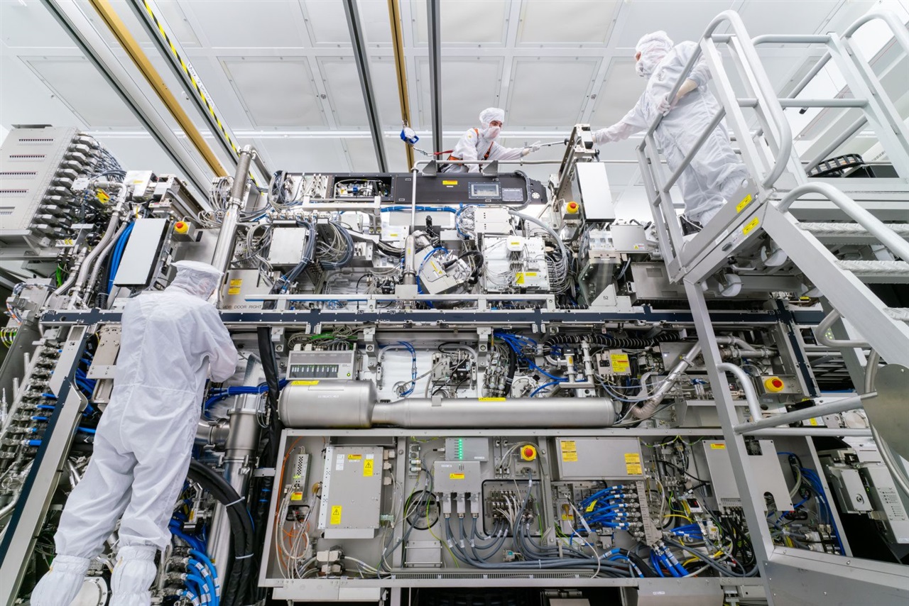ASML's lack of orders in 2H24 reveals economic doubts as chipmakers ...