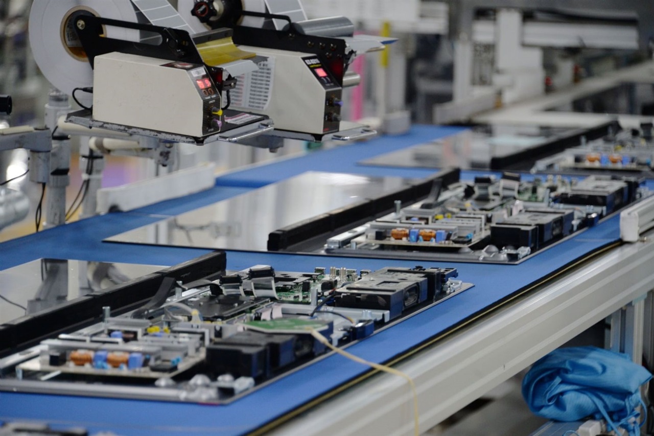 Chinese panel makers struggle to close outdated LCD fabs