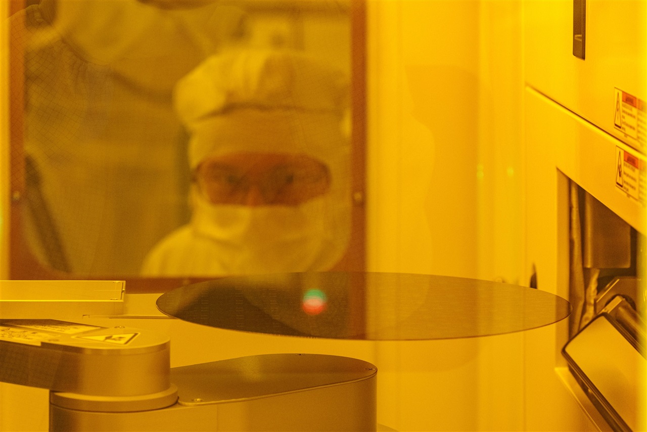 How will Japan fab tool curbs impact Chinese semiconductor players?