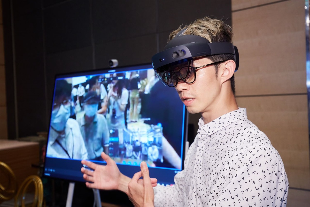 Panel tech to become mature for AR/VR and naked eye 3D applications by ...