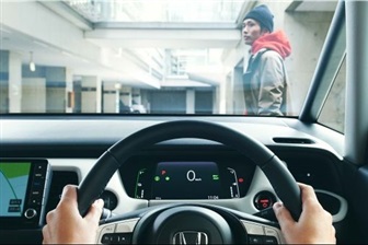 Japanese automakers cut car features to shorten delivery time