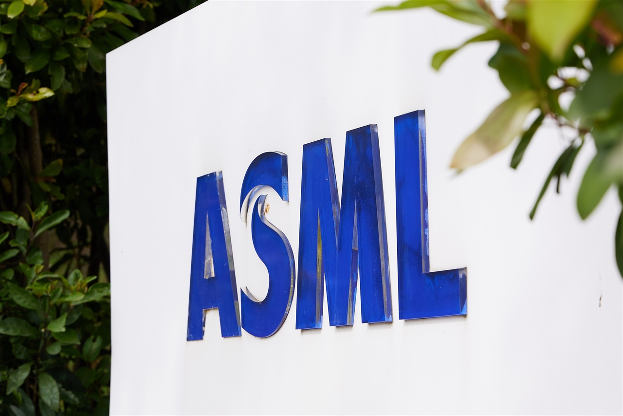 ASML has installed 1,400 DUV & metrology machines in China