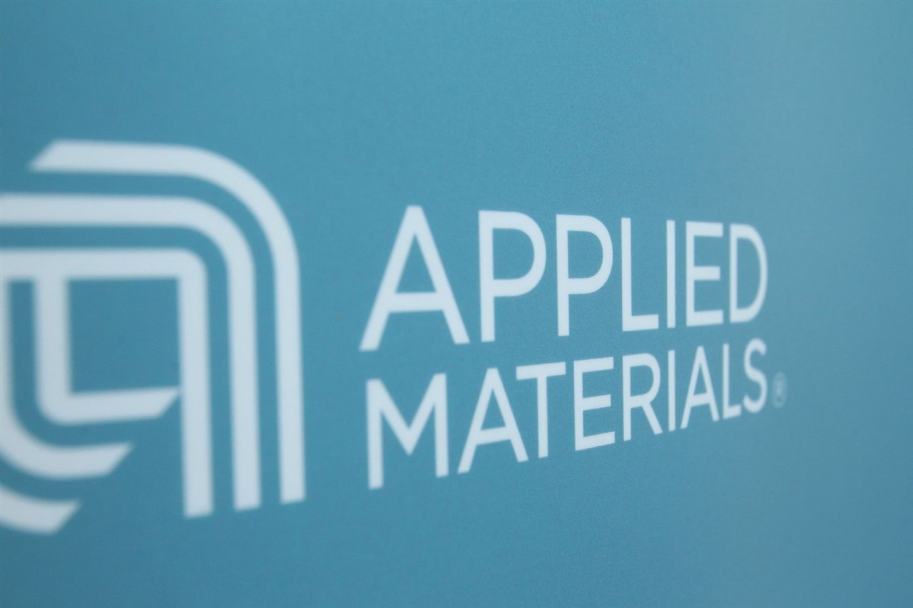 Applied Materials commissions facility able to process 300mm wafers in ...