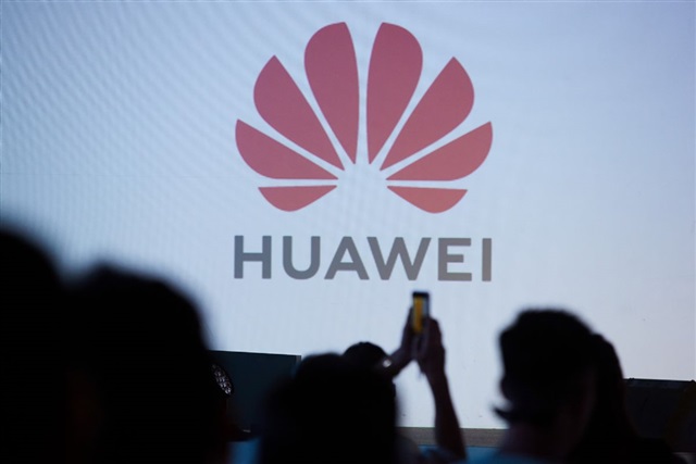 Huawei vs. Samsung: who leads the global communication equipment race?