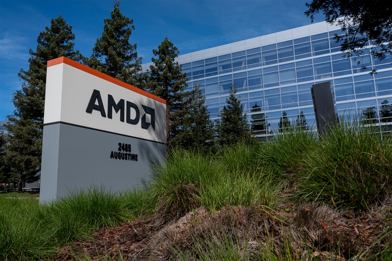 AMD slides after AI chip forecast misses lofty estimates