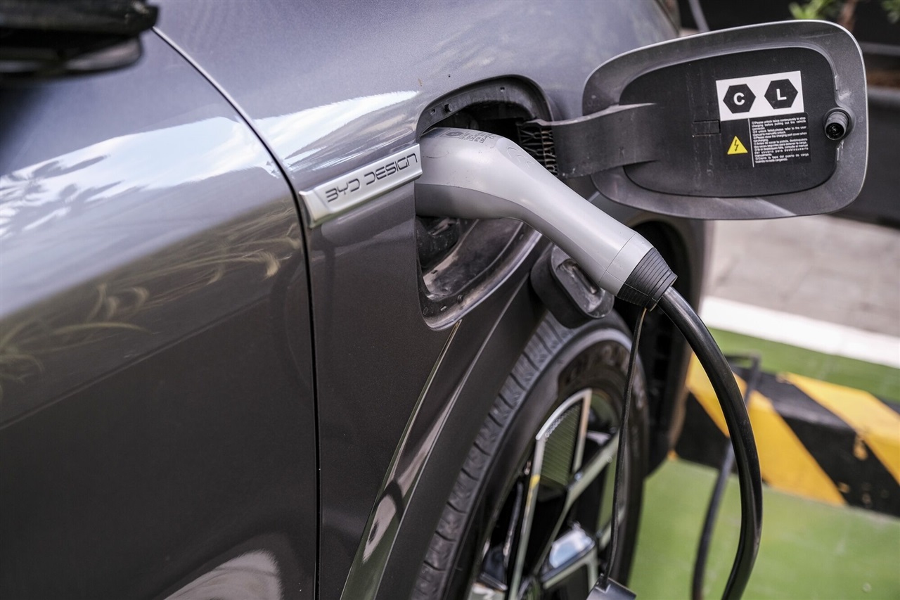 EV sales defy China spending slump as price cuts lure buyers