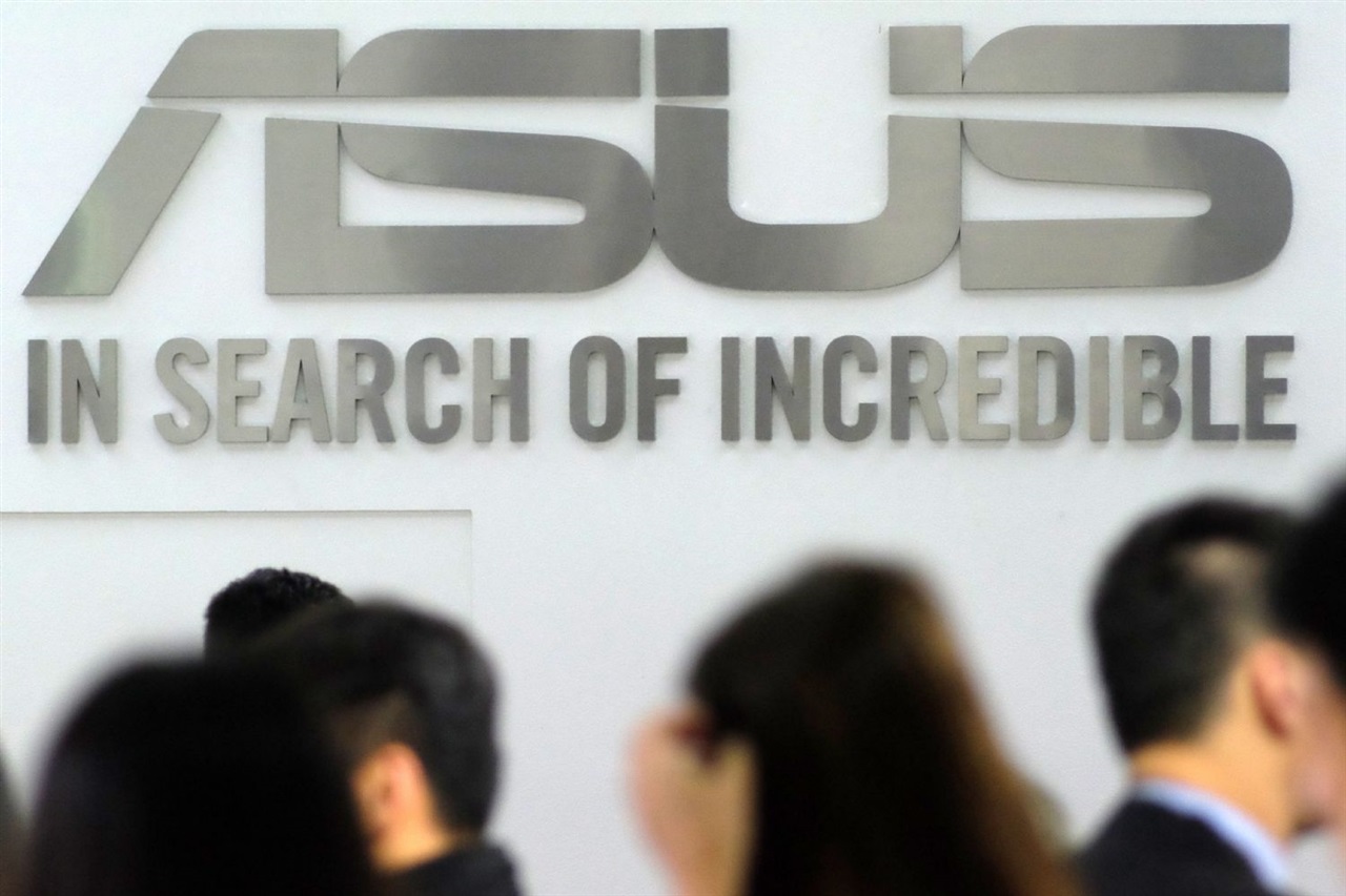 Asus cautiously expands make-in-India notebooks despite optimism about ...