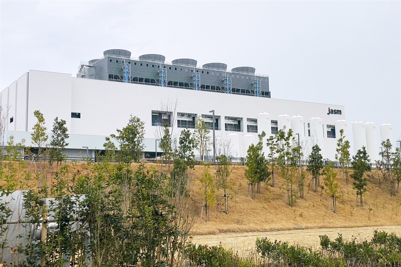 Global IC fab capacity to grow 6% in 2024 and 7% in 2025, says SEMI