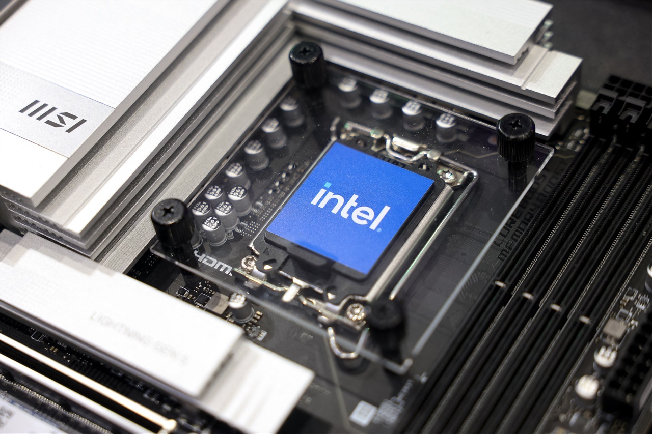 Intel Foundry ecosystem partners add reference flows for EMIB advanced ...