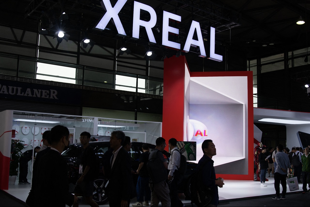 Google's AR comeback: Project Aura marries dual-chip design with native ...