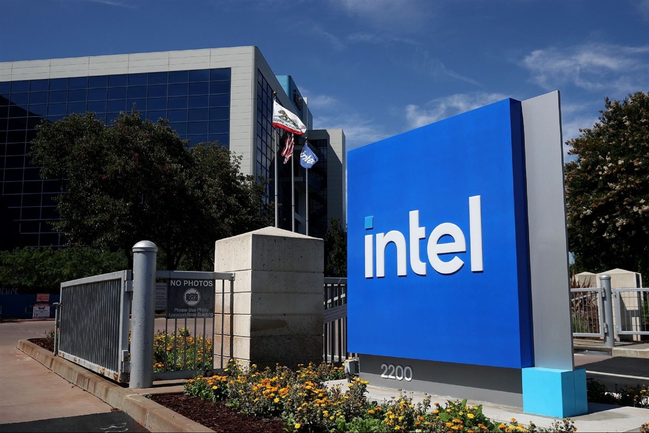 Intel announces leadership changes to strengthen execution and ...