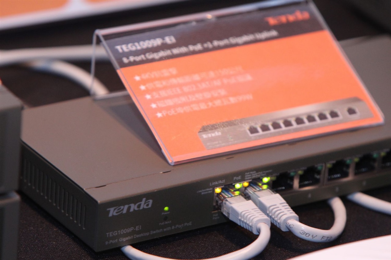 Fixed broadband market and tech development