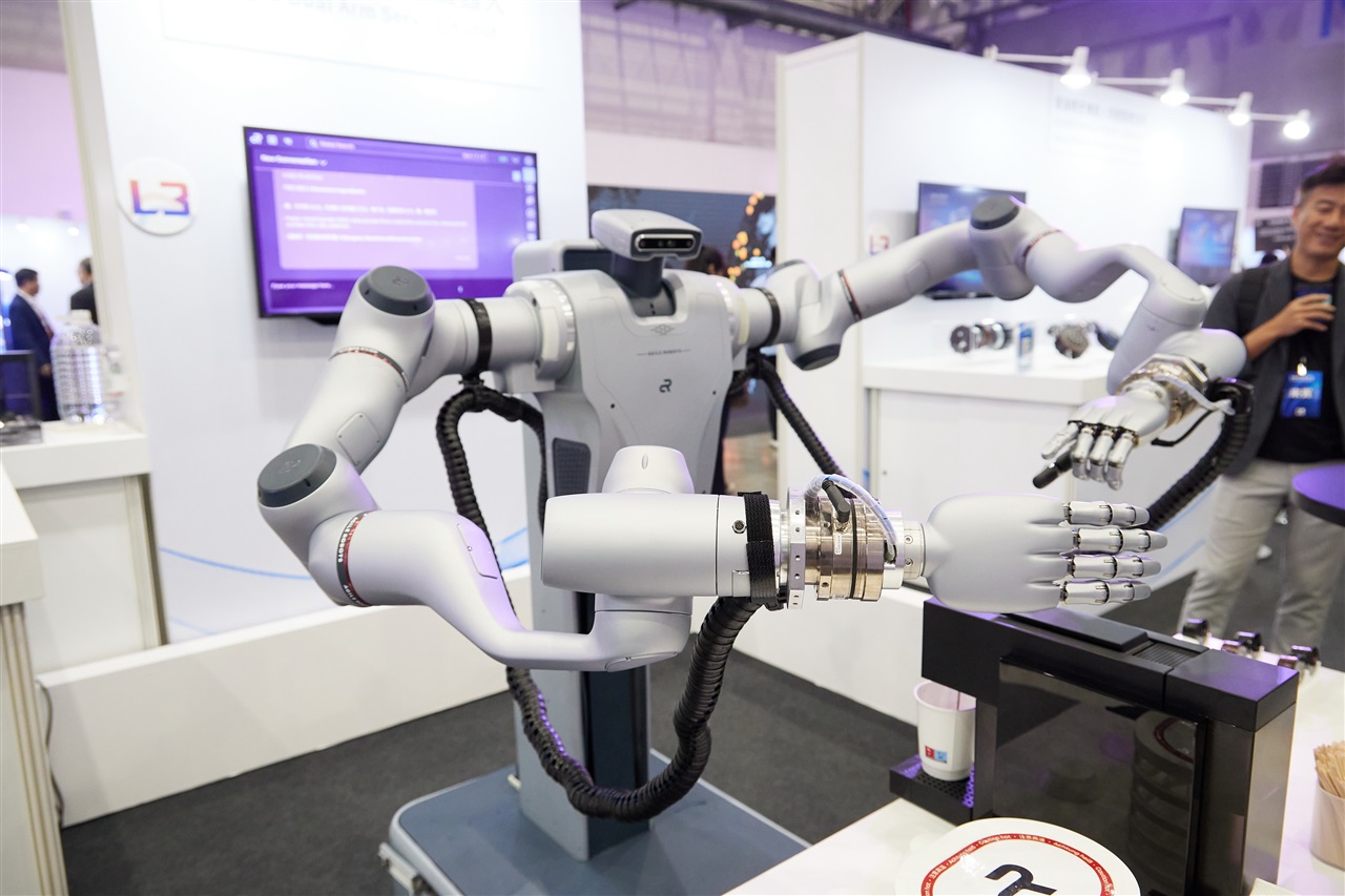 China's EMS giants pivot to robotics as global ODM/EMS rankings enter a new era