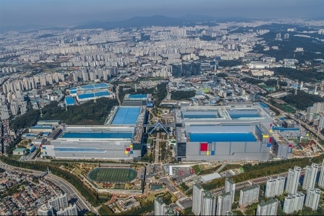Samsung foundry targets robotics, auto AI chips with Cadence platform